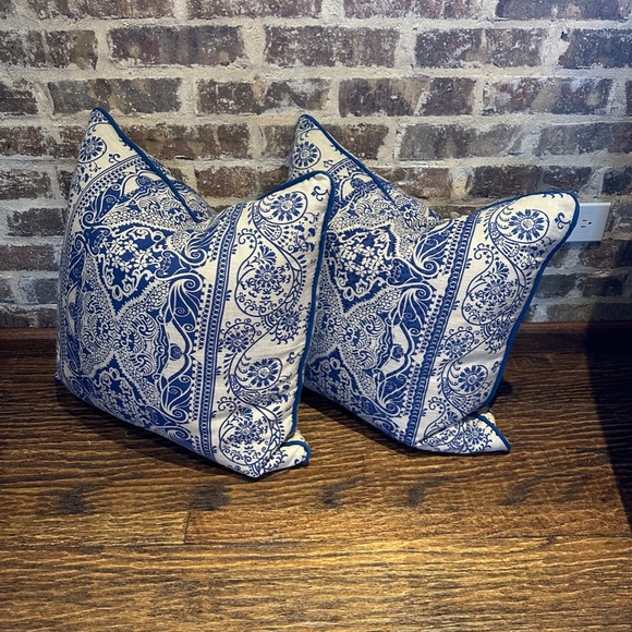Accents | Two Designer Blue White 22 Throw Pillows | Poshmark